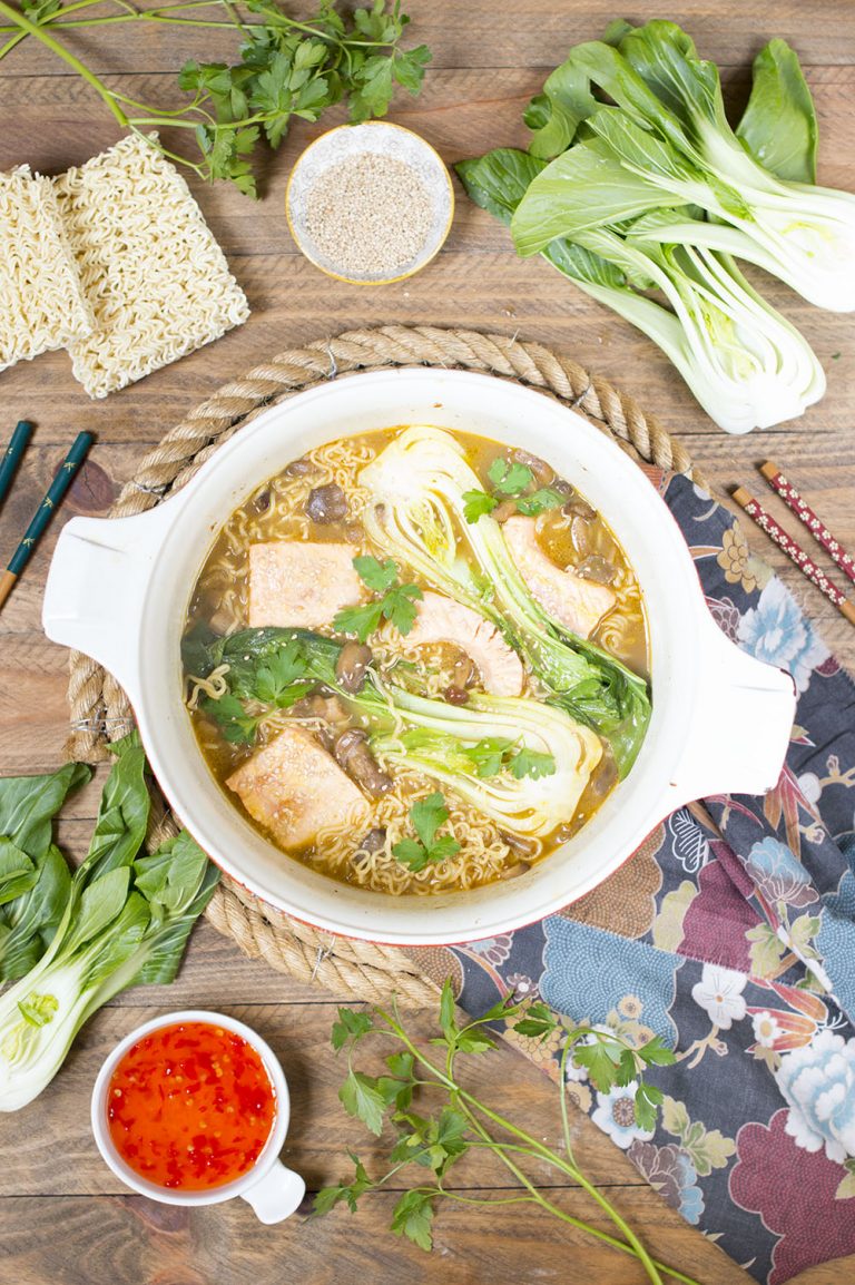 Sopa de noodles con salmón y pak choi | La Cuchara Azul Este tipo de ...